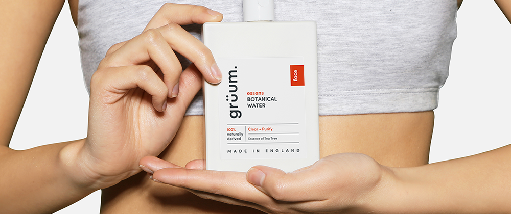 How to apply toner & where it fits into your skincare routine - grüum