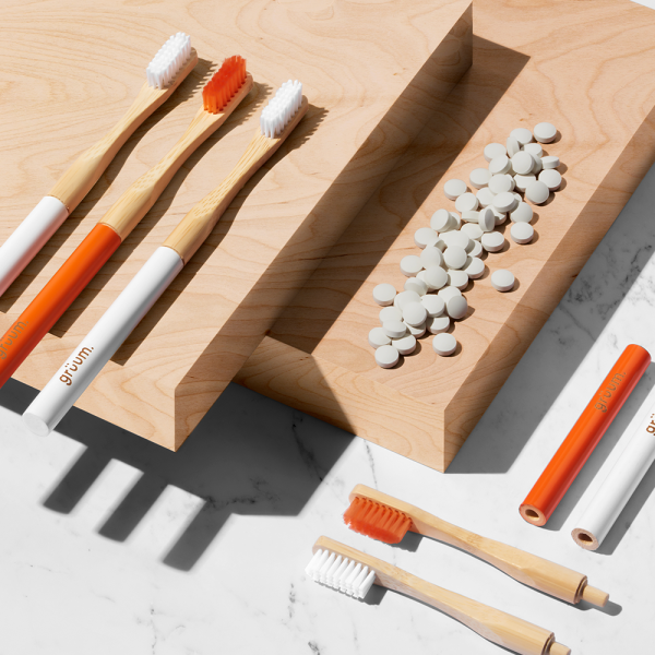 glo Toothpaste Tablets - Charcoal | 120 Pack | grüum